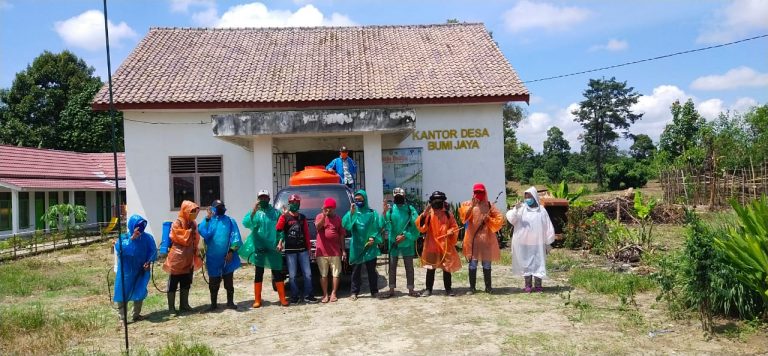 Kepala Desa Bumi Jaya Bagikan Masker Secara Gratis Dan Melakukan ...
