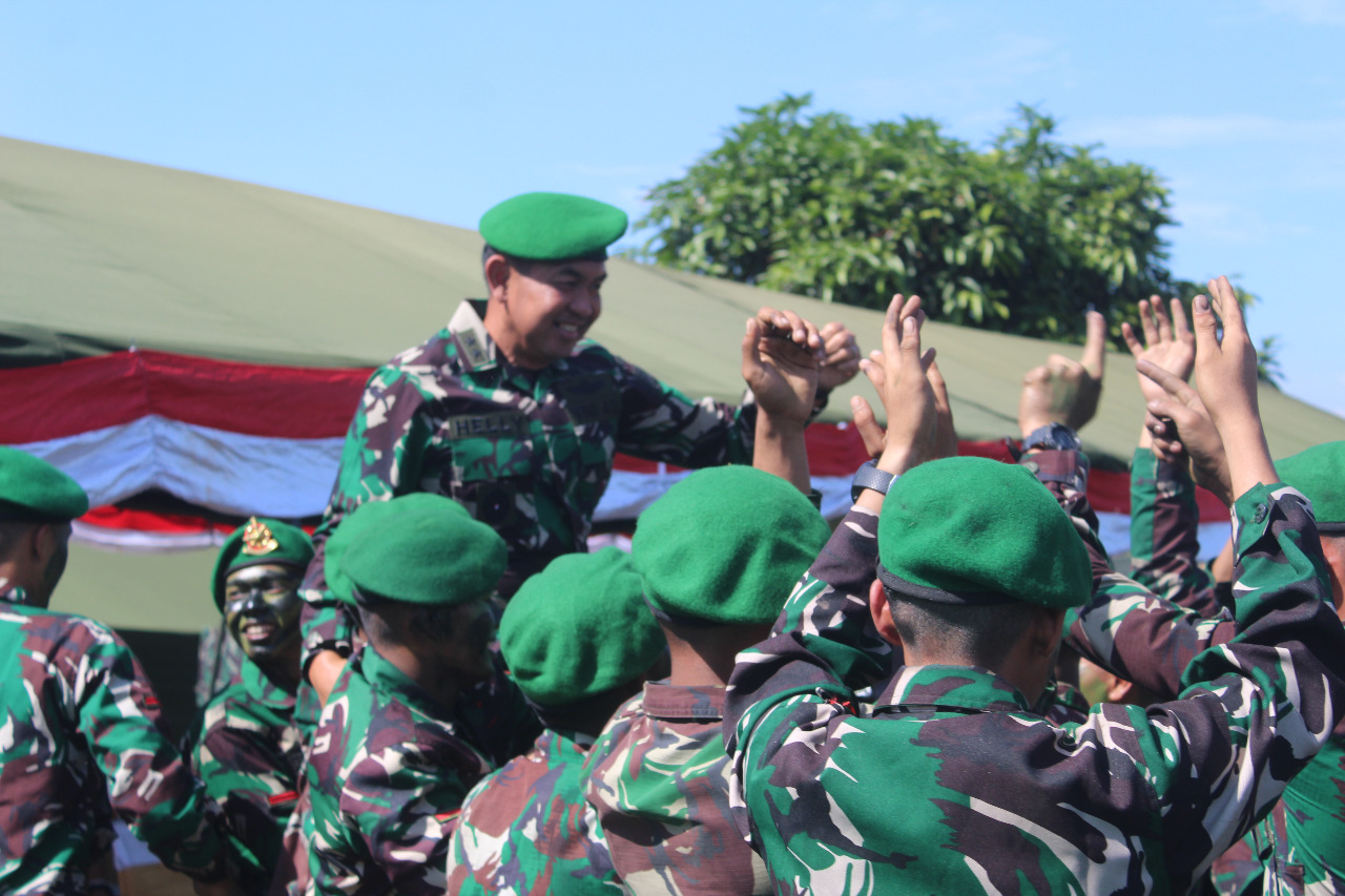 417 Prajurit Baru Bekang TNI AD Gelar Tradisi Korps Pembaretan Sebelum ...
